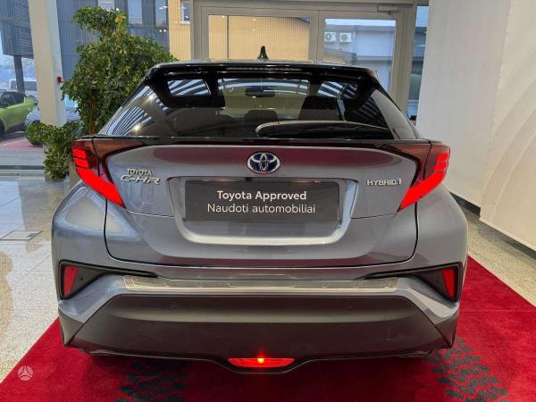 Grey Toyota C-HR 2020 in Siauliai, with an engine capacity of 1.80 L and mileage of 98 thousand km for 21500 €, photo 8 on AUTOMOTO.COM.LV