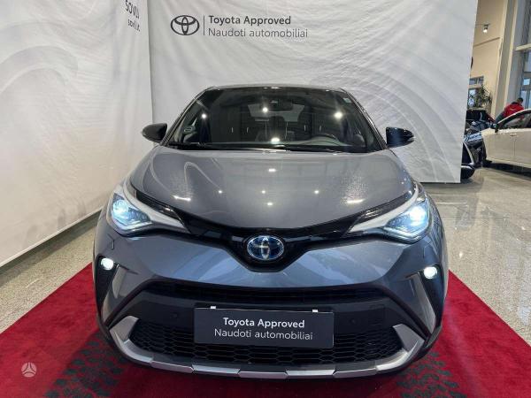 Grey Toyota C-HR 2020 in Siauliai, with an engine capacity of 1.80 L and mileage of 107 thousand km for 21900 €, photo 3 on AUTOMOTO.COM.LV