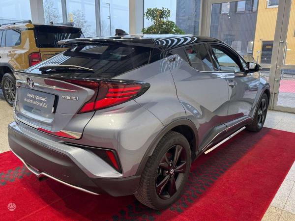 Grey Toyota C-HR 2020 in Siauliai, with an engine capacity of 1.80 L and mileage of 107 thousand km for 21900 €, photo 7 on AUTOMOTO.COM.LV