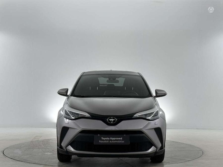 Grey Toyota C-HR 2020 in Vilnius, with an engine capacity of 1.20 L and mileage of 46 thousand km for 18900 €, photo 4 on AUTOMOTO.COM.LV