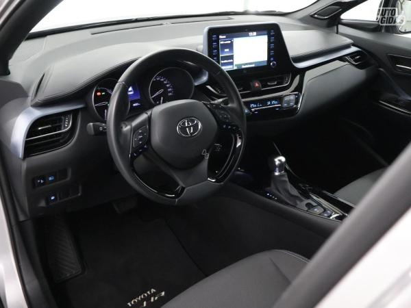Grey Toyota C-HR 2020 in Kaunas, with an engine capacity of 2.00 L and mileage of 45 thousand km for 24792 €, photo 7 on AUTOMOTO.COM.LV