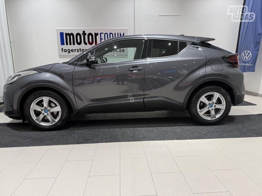 Pelēks Toyota C-HR 2020 Kauņa, ar dzinēja tilpumu 0.00 L un nobraukumu 67 tūkst. km par 25287 €, foto 2 vietnē AUTOMOTO.COM.LV