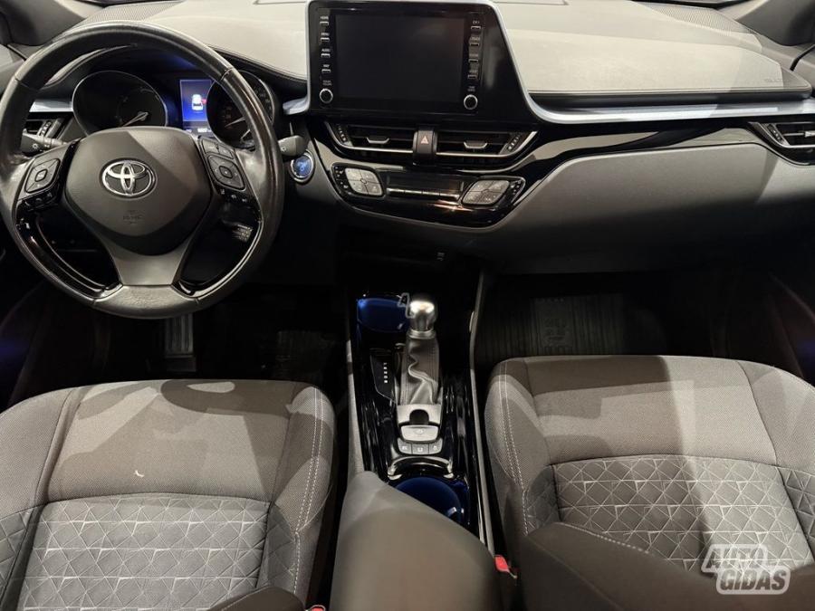 Pelēks Toyota C-HR 2020 Kauņa, ar dzinēja tilpumu 0.00 L un nobraukumu 67 tūkst. km par 25287 €, foto 12 vietnē AUTOMOTO.COM.LV