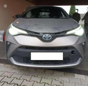 Grey Toyota C-HR 2020 in Vilnius, with an engine capacity of 1.80 L and mileage of 102 thousand km for 13900 €, photo 2 on AUTOMOTO.COM.LV