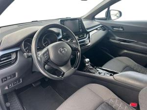 Pelēks Toyota C-HR 2020 Klaipėda, ar dzinēja tilpumu 1.80 L un nobraukumu 34 tūkst. km par 21900 €, foto 11 vietnē AUTOMOTO.COM.LV