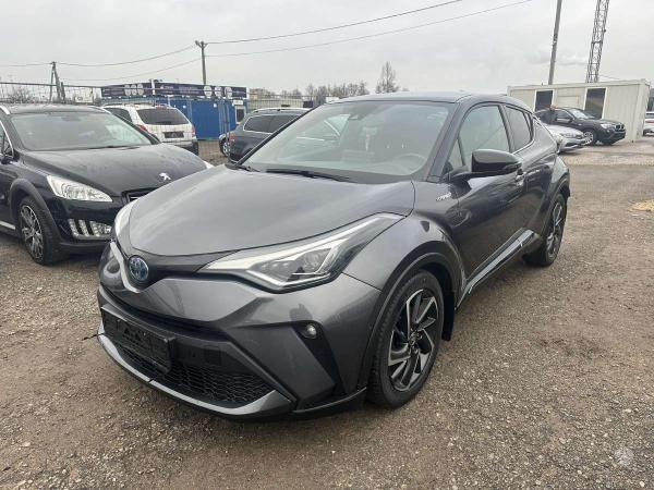 Pelēks Toyota C-HR 2020 Kauņa, ar dzinēja tilpumu 1.80 L un nobraukumu 165 tūkst. km par 18750 €, foto 2 vietnē AUTOMOTO.COM.LV