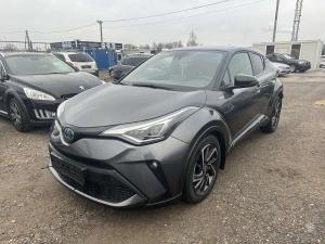 Pelēks Toyota C-HR 2020 Kauņa, ar dzinēja tilpumu 1.80 L un nobraukumu 165 tūkst. km par 18750 €, foto 2 vietnē AUTOMOTO.COM.LV