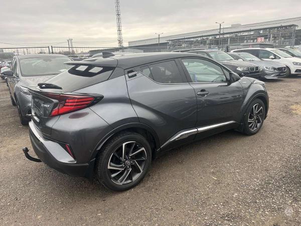 Pelēks Toyota C-HR 2020 Kauņa, ar dzinēja tilpumu 1.80 L un nobraukumu 165 tūkst. km par 18750 €, foto 7 vietnē AUTOMOTO.COM.LV