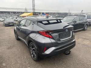 Pelēks Toyota C-HR 2020 Kauņa, ar dzinēja tilpumu 1.80 L un nobraukumu 165 tūkst. km par 18750 €, foto 8 vietnē AUTOMOTO.COM.LV