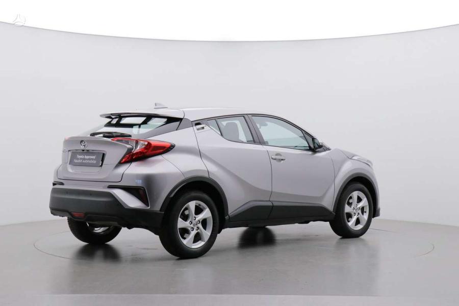 Grey Toyota C-HR 2020 in Vilnius, with an engine capacity of 1.20 L and mileage of 50 thousand km for 17900 €, photo 3 on AUTOMOTO.COM.LV