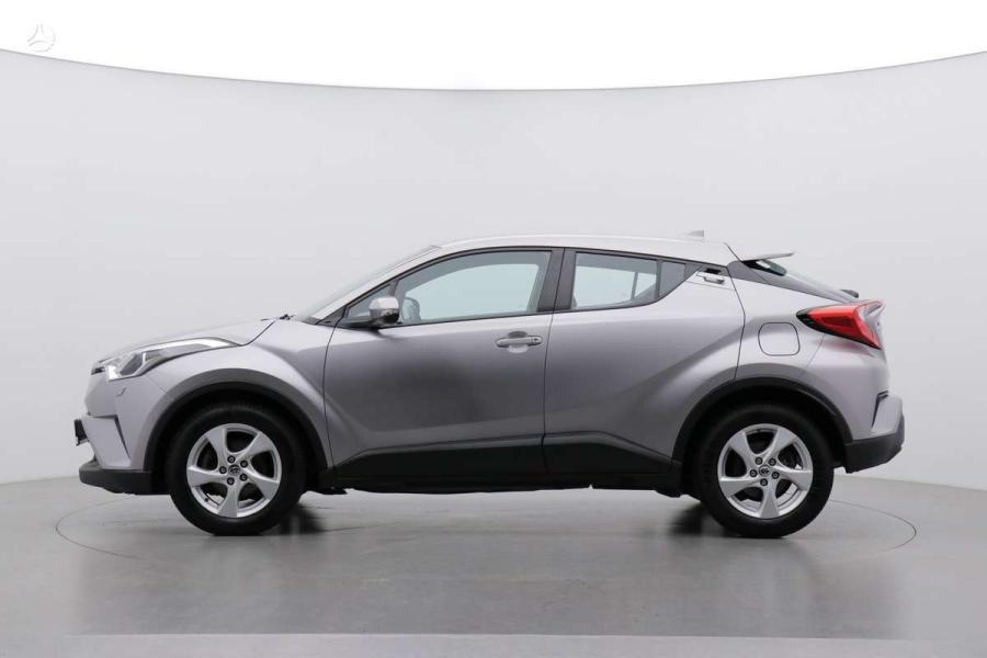Grey Toyota C-HR 2020 in Vilnius, with an engine capacity of 1.20 L and mileage of 50 thousand km for 17900 €, photo 4 on AUTOMOTO.COM.LV