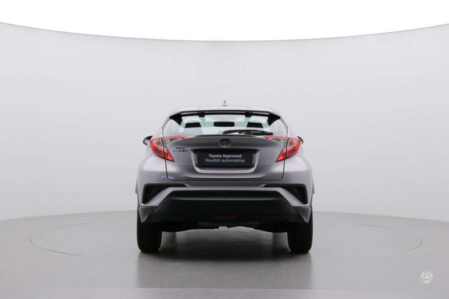 Grey Toyota C-HR 2020 in Vilnius, with an engine capacity of 1.20 L and mileage of 50 thousand km for 17900 €, photo 5 on AUTOMOTO.COM.LV