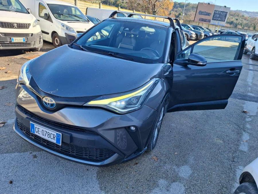 Pelēks Toyota C-HR 2020 Kauņa, ar dzinēja tilpumu 1.80 L un nobraukumu 66 tūkst. km par 21700 €, foto 2 vietnē AUTOMOTO.COM.LV