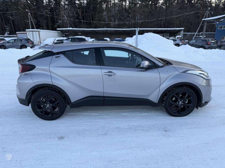 Pelēks Toyota C-HR 2020 Viļņa, ar dzinēja tilpumu 1.80 L un nobraukumu 101 tūkst. km par 19650 €, foto 4 vietnē AUTOMOTO.COM.LV