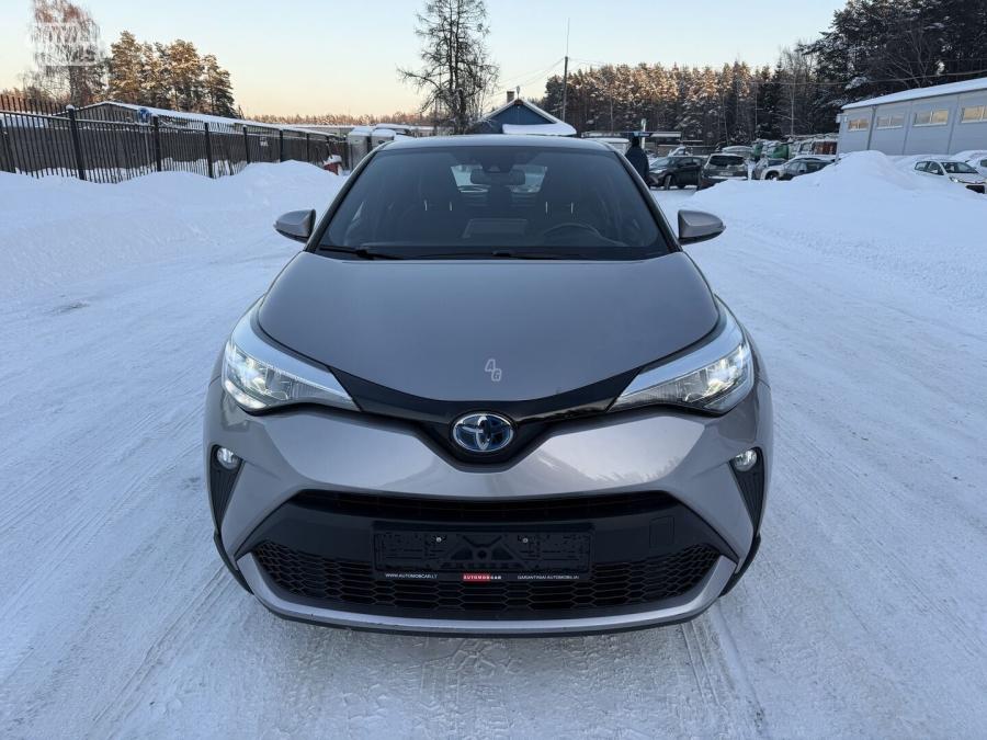 Pelēks Toyota C-HR 2020 Viļņa, ar dzinēja tilpumu 1.80 L un nobraukumu 101 tūkst. km par 19650 €, foto 2 vietnē AUTOMOTO.COM.LV