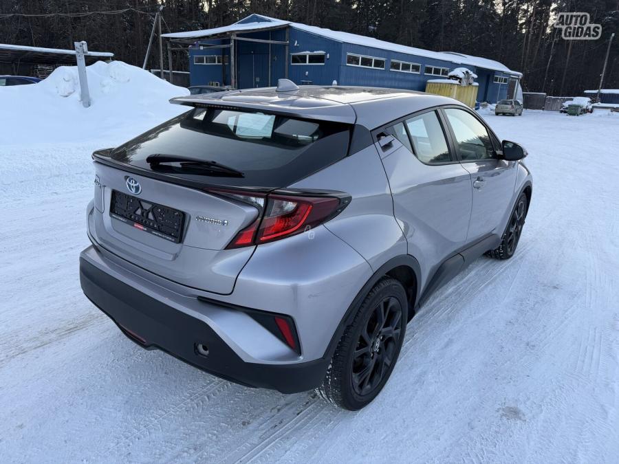 Pelēks Toyota C-HR 2020 Viļņa, ar dzinēja tilpumu 1.80 L un nobraukumu 101 tūkst. km par 19650 €, foto 5 vietnē AUTOMOTO.COM.LV