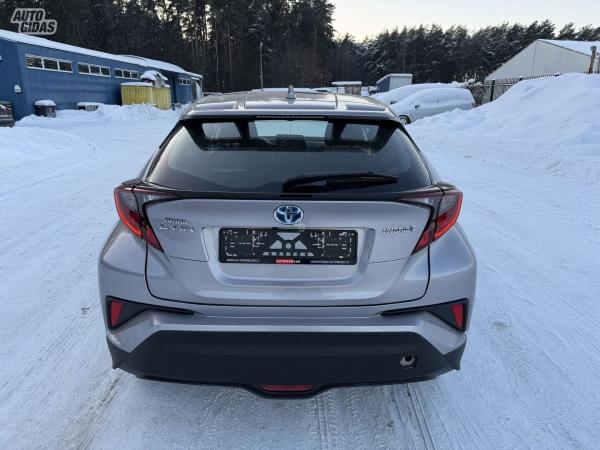 Pelēks Toyota C-HR 2020 Viļņa, ar dzinēja tilpumu 1.80 L un nobraukumu 101 tūkst. km par 19650 €, foto 6 vietnē AUTOMOTO.COM.LV