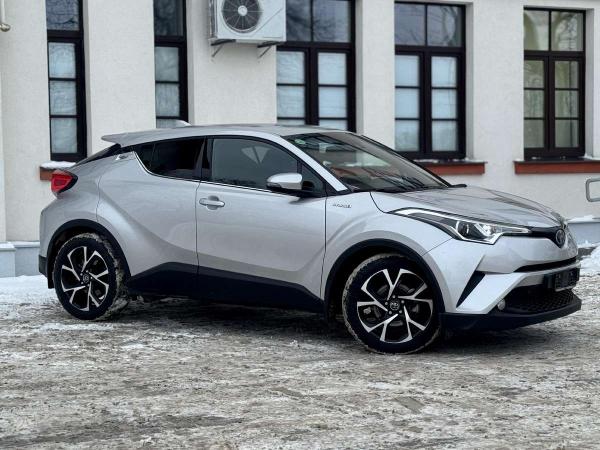 Grey Toyota C-HR 2020 in Siauliai, with an engine capacity of 1.80 L and mileage of 131 thousand km for 16800 €, photo 5 on AUTOMOTO.COM.LV