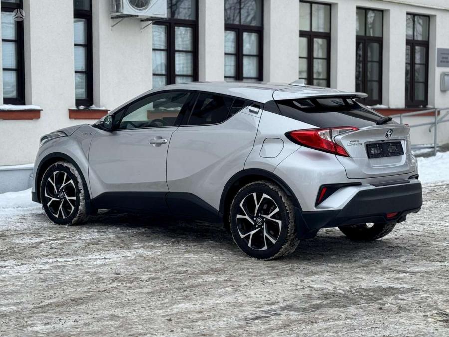 Серый Тойота C-HR 2020 в Шяуляй, объемом двигателя 1.80 л и пробегом 131 тыс. км за 16800 €, фото 7 на AUTOMOTO.COM.LV