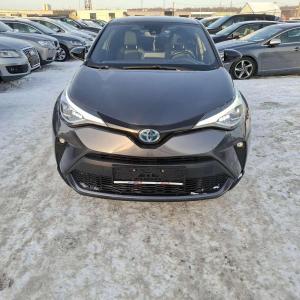 Grey Toyota C-HR 2020 in Kaunas, with an engine capacity of 1.80 L and mileage of 165 thousand km for 18450 €, photo 3 on AUTOMOTO.COM.LV
