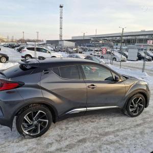 Grey Toyota C-HR 2020 in Kaunas, with an engine capacity of 1.80 L and mileage of 165 thousand km for 18450 €, photo 8 on AUTOMOTO.COM.LV