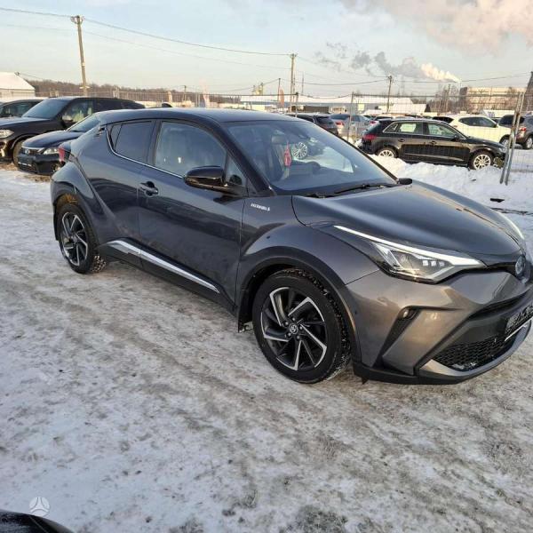 Pelēks Toyota C-HR 2020 Kauņa, ar dzinēja tilpumu 1.80 L un nobraukumu 165 tūkst. km par 18450 €, foto 10 vietnē AUTOMOTO.COM.LV