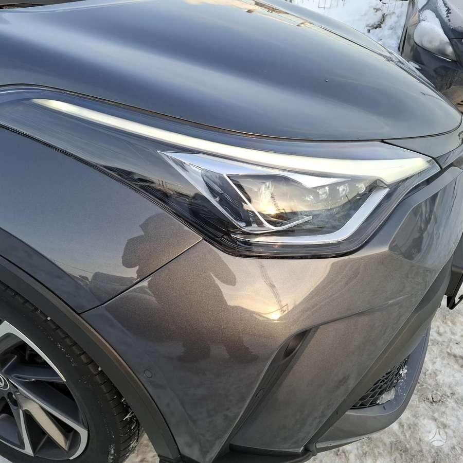 Grey Toyota C-HR 2020 in Kaunas, with an engine capacity of 1.80 L and mileage of 165 thousand km for 18450 €, photo 27 on AUTOMOTO.COM.LV