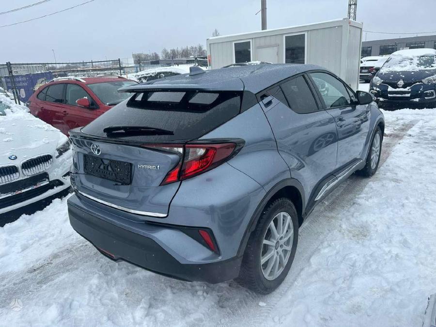 Grey Toyota C-HR 2020 in Kaunas, with an engine capacity of 1.80 L and mileage of 95 thousand km for 16850 €, photo 9 on AUTOMOTO.COM.LV