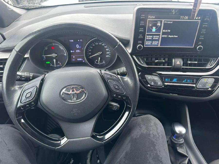 Grey Toyota C-HR 2020 in Kaunas, with an engine capacity of 1.80 L and mileage of 95 thousand km for 16850 €, photo 13 on AUTOMOTO.COM.LV