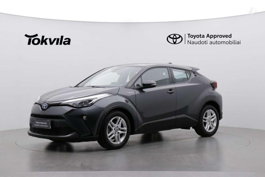Grey Toyota C-HR 2020 in Vilnius, with an engine capacity of 1.80 L and mileage of 139 thousand km for 19900 €, photo 1 on AUTOMOTO.COM.LV