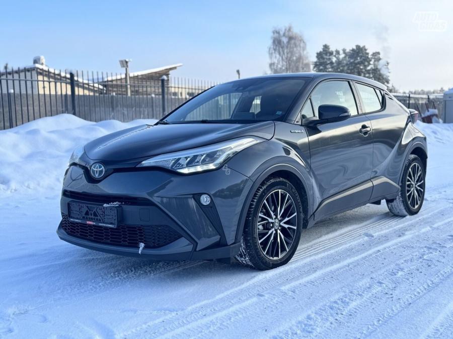 Pelēks Toyota C-HR 2020 Viļņa, ar dzinēja tilpumu 1.80 L un nobraukumu 128 tūkst. km par 19950 €, foto 1 vietnē AUTOMOTO.COM.LV
