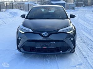 Pelēks Toyota C-HR 2020 Viļņa, ar dzinēja tilpumu 1.80 L un nobraukumu 128 tūkst. km par 19950 €, foto 2 vietnē AUTOMOTO.COM.LV