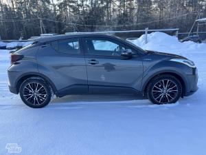 Pelēks Toyota C-HR 2020 Viļņa, ar dzinēja tilpumu 1.80 L un nobraukumu 128 tūkst. km par 19950 €, foto 5 vietnē AUTOMOTO.COM.LV