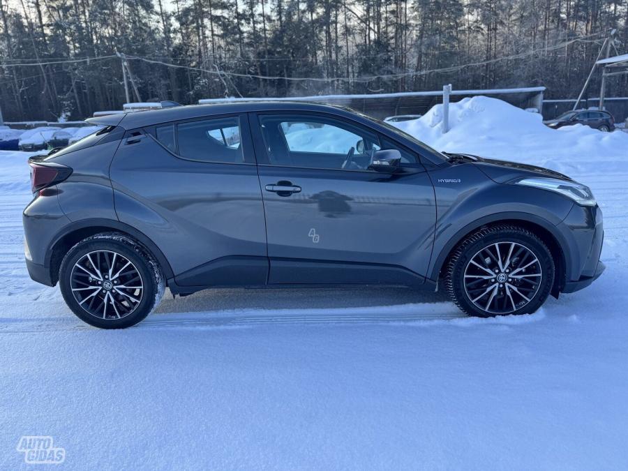 Pelēks Toyota C-HR 2020 Viļņa, ar dzinēja tilpumu 1.80 L un nobraukumu 128 tūkst. km par 19950 €, foto 5 vietnē AUTOMOTO.COM.LV