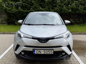 Grey Toyota C-HR 2020 in Riga, with an engine capacity of 1.80 L and mileage of 158 thousand km for 16770 €, photo 3 on AUTOMOTO.COM.LV