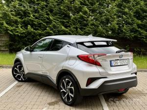 Grey Toyota C-HR 2020 in Riga, with an engine capacity of 1.80 L and mileage of 158 thousand km for 16770 €, photo 5 on AUTOMOTO.COM.LV