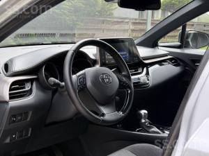 Grey Toyota C-HR 2020 in Riga, with an engine capacity of 1.80 L and mileage of 158 thousand km for 16770 €, photo 14 on AUTOMOTO.COM.LV