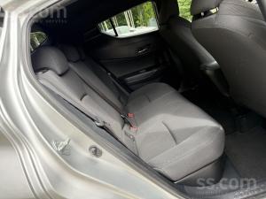 Grey Toyota C-HR 2020 in Riga, with an engine capacity of 1.80 L and mileage of 158 thousand km for 16770 €, photo 18 on AUTOMOTO.COM.LV