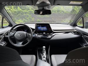 Grey Toyota C-HR 2020 in Riga, with an engine capacity of 1.80 L and mileage of 158 thousand km for 16770 €, photo 21 on AUTOMOTO.COM.LV