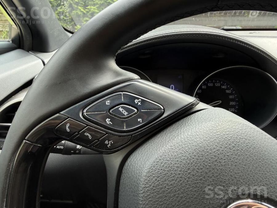 Grey Toyota C-HR 2020 in Riga, with an engine capacity of 1.80 L and mileage of 158 thousand km for 16770 €, photo 23 on AUTOMOTO.COM.LV