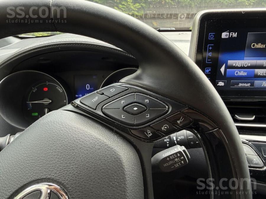 Grey Toyota C-HR 2020 in Riga, with an engine capacity of 1.80 L and mileage of 158 thousand km for 16770 €, photo 24 on AUTOMOTO.COM.LV