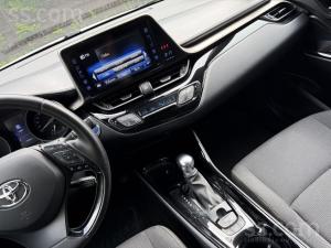 Grey Toyota C-HR 2020 in Riga, with an engine capacity of 1.80 L and mileage of 158 thousand km for 16770 €, photo 27 on AUTOMOTO.COM.LV
