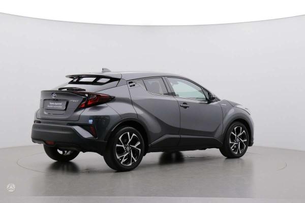 Серый Тойота C-HR 2020 в Вильнюс, объемом двигателя 1.80 л и пробегом 154 тыс. км за 21900 €, фото 3 на AUTOMOTO.COM.LV