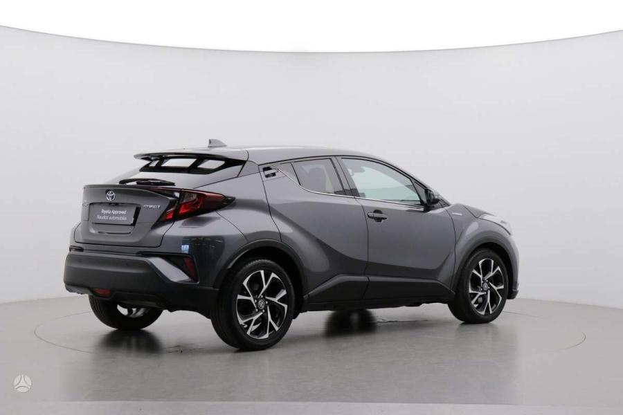 Grey Toyota C-HR 2020 in Vilnius, with an engine capacity of 1.80 L and mileage of 154 thousand km for 21900 €, photo 4 on AUTOMOTO.COM.LV
