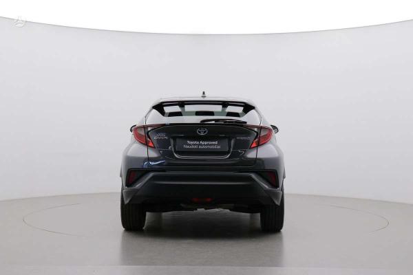 Серый Тойота C-HR 2020 в Вильнюс, объемом двигателя 1.80 л и пробегом 154 тыс. км за 21900 €, фото 5 на AUTOMOTO.COM.LV