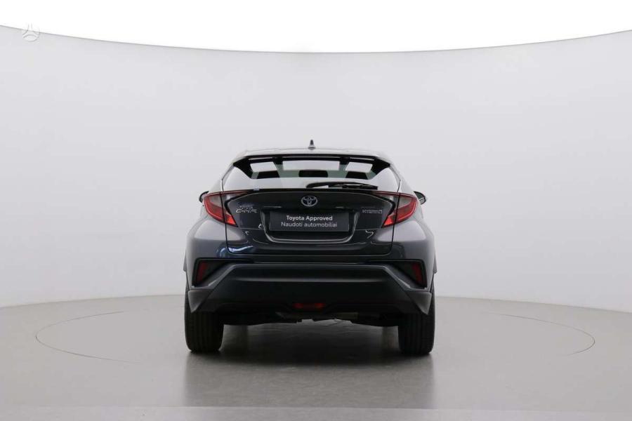 Grey Toyota C-HR 2020 in Vilnius, with an engine capacity of 1.80 L and mileage of 154 thousand km for 21900 €, photo 6 on AUTOMOTO.COM.LV