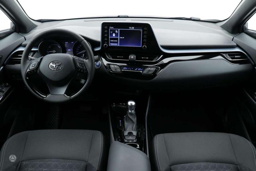 Grey Toyota C-HR 2020 in Vilnius, with an engine capacity of 1.80 L and mileage of 154 thousand km for 21900 €, photo 8 on AUTOMOTO.COM.LV
