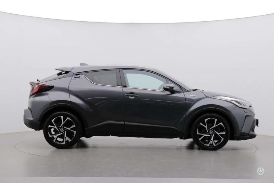 Grey Toyota C-HR 2020 in Vilnius, with an engine capacity of 1.80 L and mileage of 154 thousand km for 21900 €, photo 18 on AUTOMOTO.COM.LV