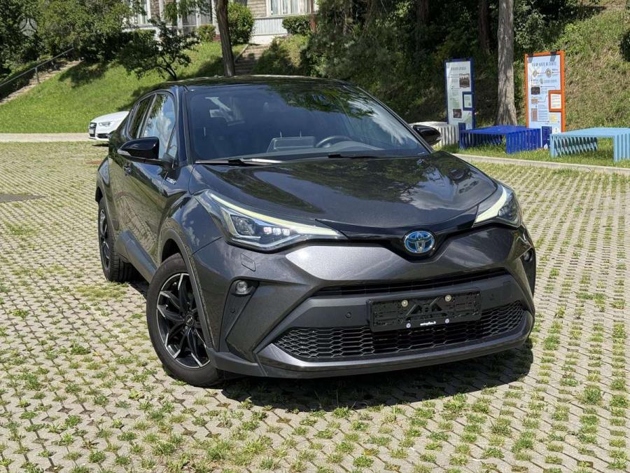 Серый Тойота C-HR 2020 в Каунас, объемом двигателя 1.80 л и пробегом 149 тыс. км за 20950 €, фото 1 на AUTOMOTO.COM.LV
