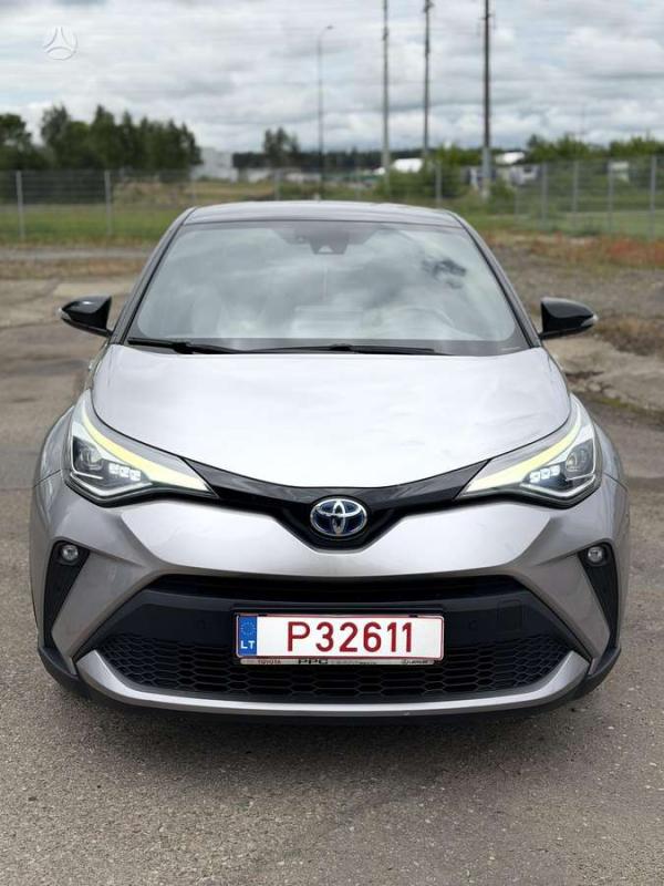 Pelēks Toyota C-HR 2020 Viļņa, ar dzinēja tilpumu 1.80 L un nobraukumu 102 tūkst. km par 21450 €, foto 3 vietnē AUTOMOTO.COM.LV